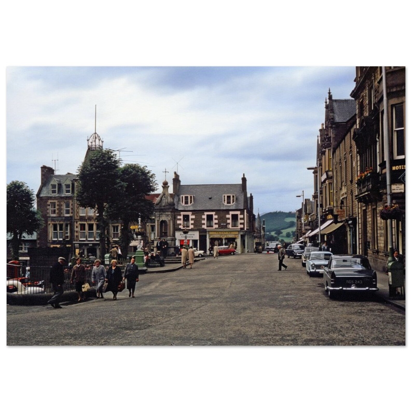 Photo Print 1960s Scotland Crieff James Square Murray Fountain Vintage ...