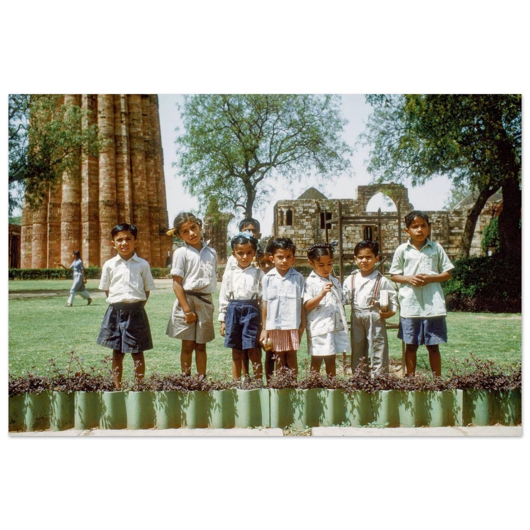 Photo Print 1950s New Delhi, Kids at a School Trip to Qutab Minar, Wall ...
