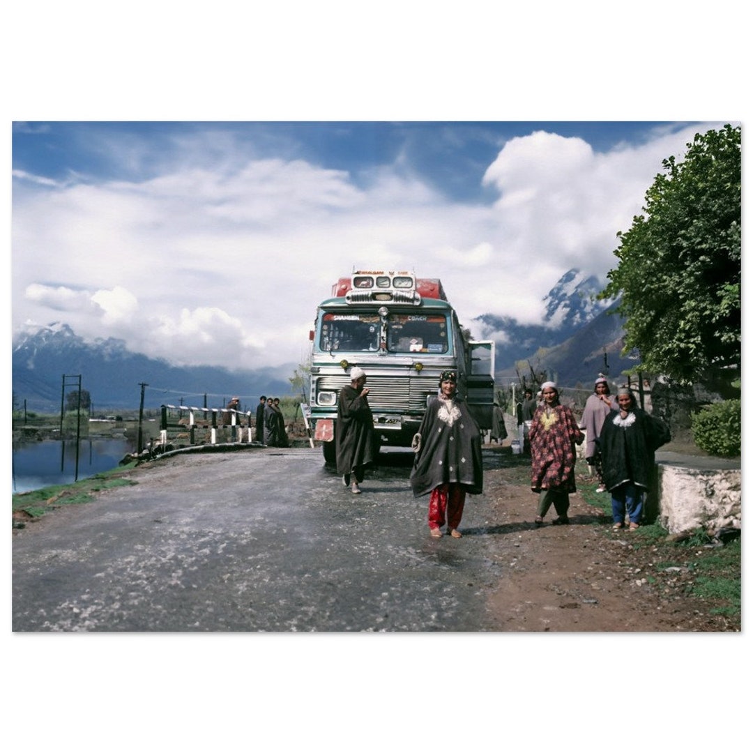 Photo Print 1980s Jammu and Kashmir, North India, Road to Pahalgam ...