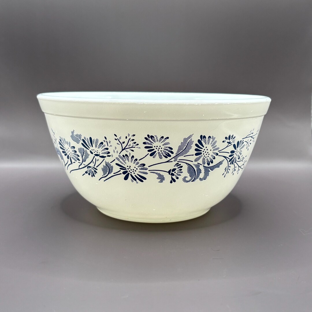 Vintage Pyrex 402 Mixing Bowl Colonial Mist 1.5 Qt - Etsy