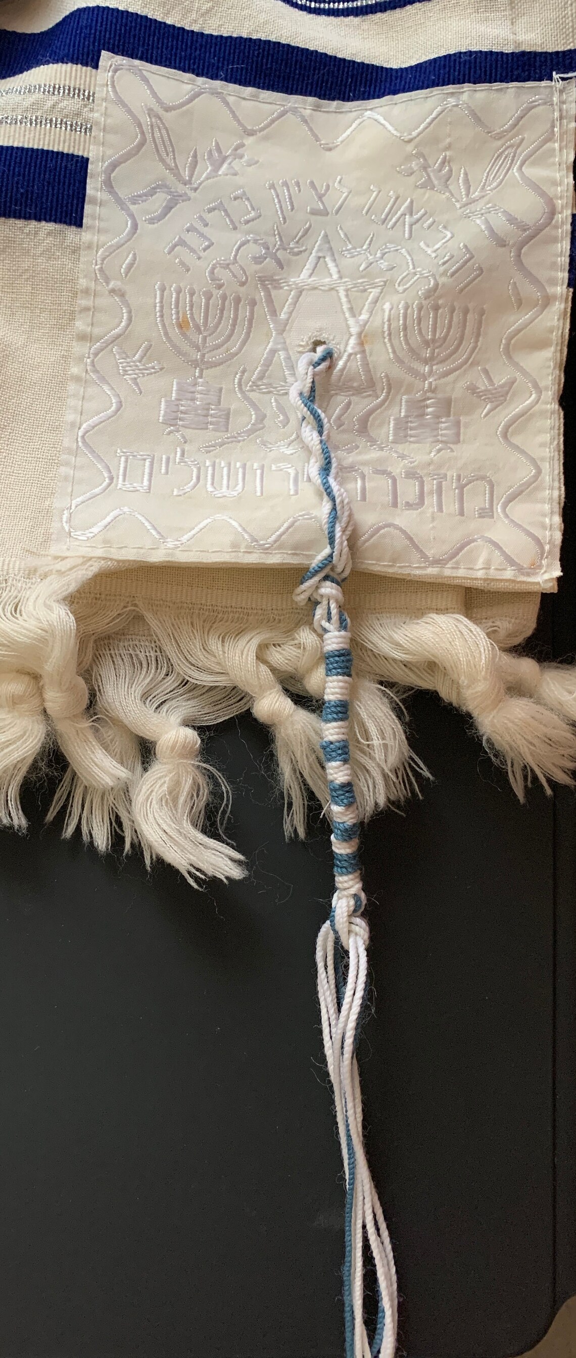 Tzitzit Service: Change to a Ptil Tékhélet (1 Blue Strings, 3 White ...