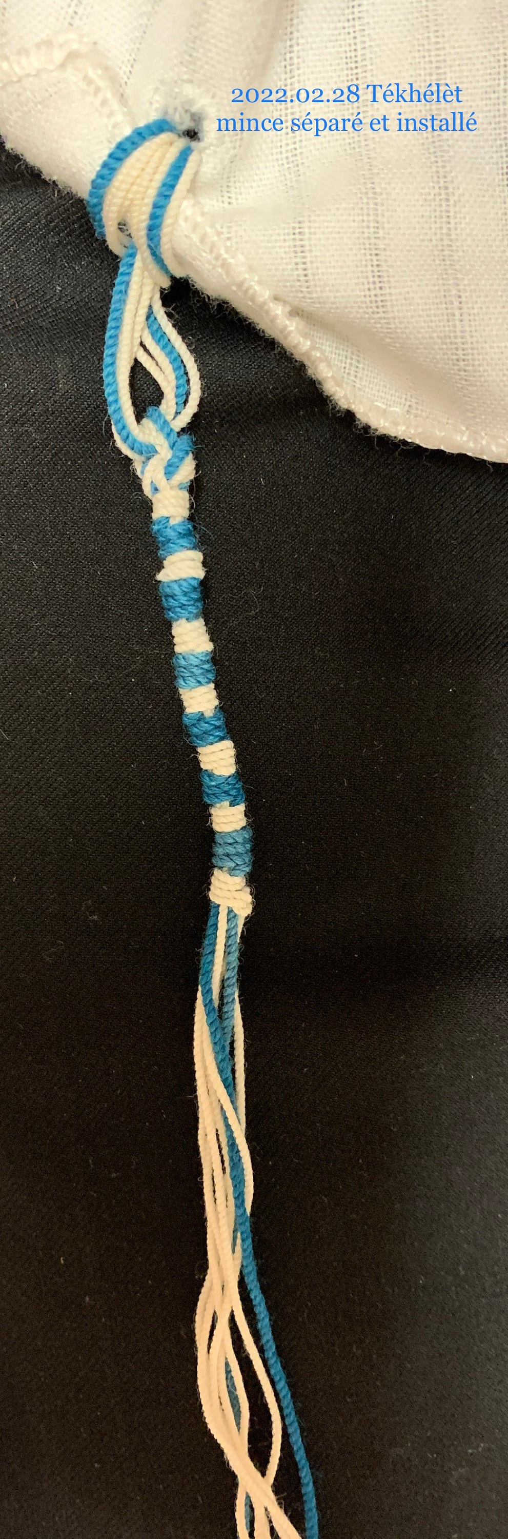 Tzitzit Service: Change to a Ptil Tékhélet (1 Blue Strings, 3 White ...