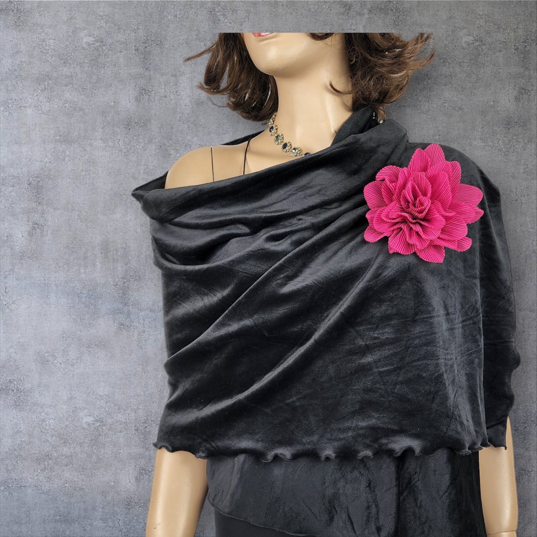 Luxurious Black Velvet Shawl: Elegant Evening Wrap - Etsy