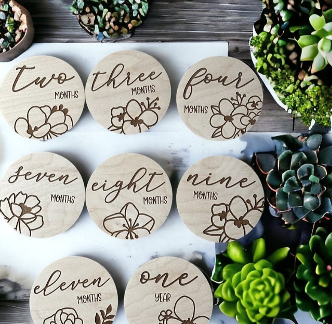 Baby Milestone Markers Floral Baby Monthly Milestone Discs Wood ...