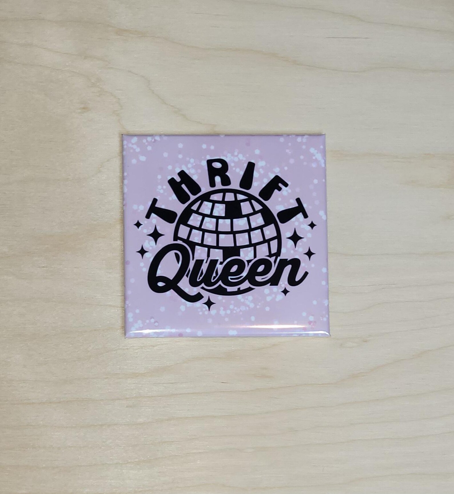 Thrift Queen Magnet – Funny Retro Fridge Magnet for Bargain Hunters ...
