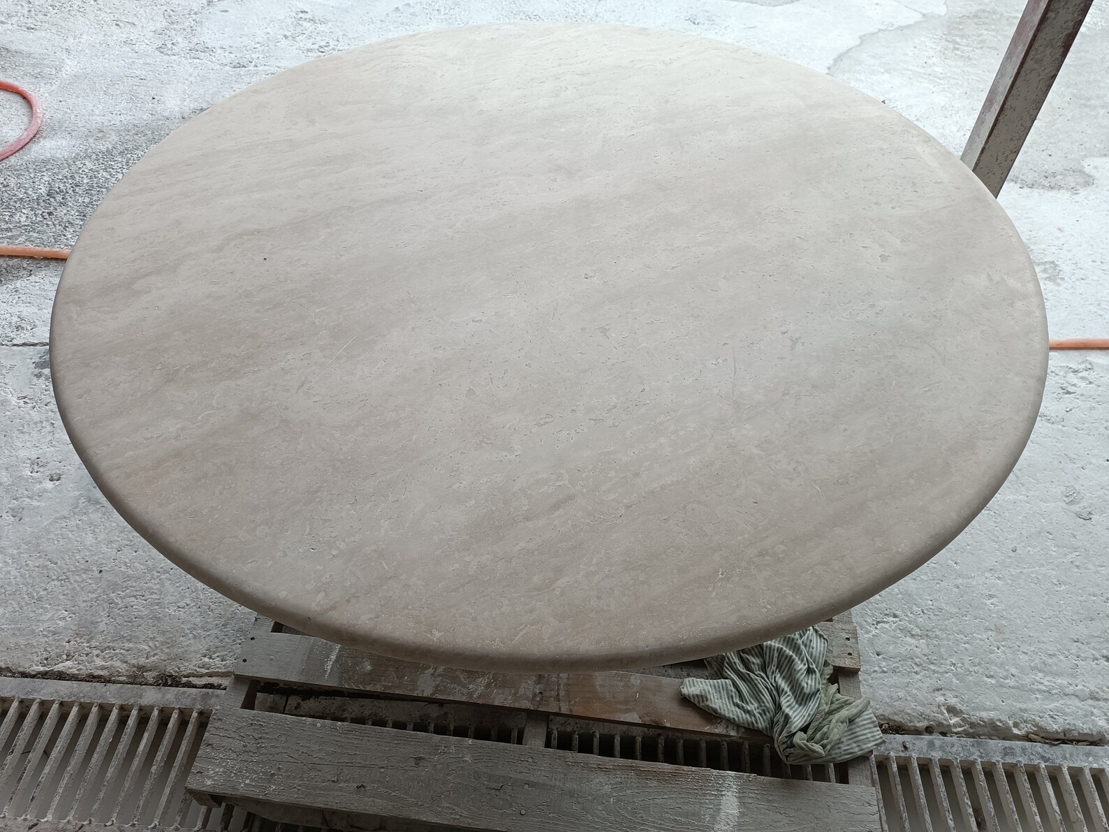 Travertine Raund Dining Table - Unique and Elegant Design - - Etsy Canada