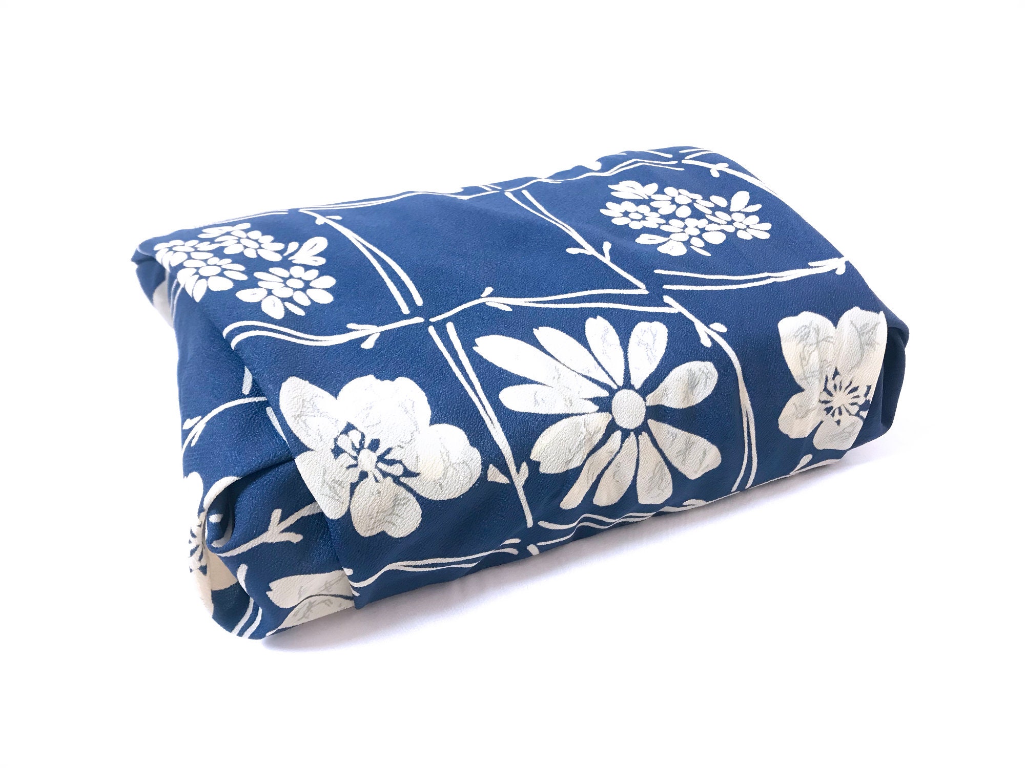 Chrysanthemum and Paulownia Japanese Vintage Furoshiki Kiku-kiri Mon ...