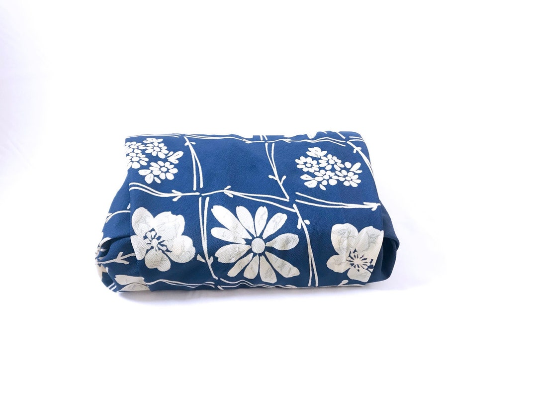Chrysanthemum and Paulownia Japanese Vintage Furoshiki Kiku-kiri Mon ...