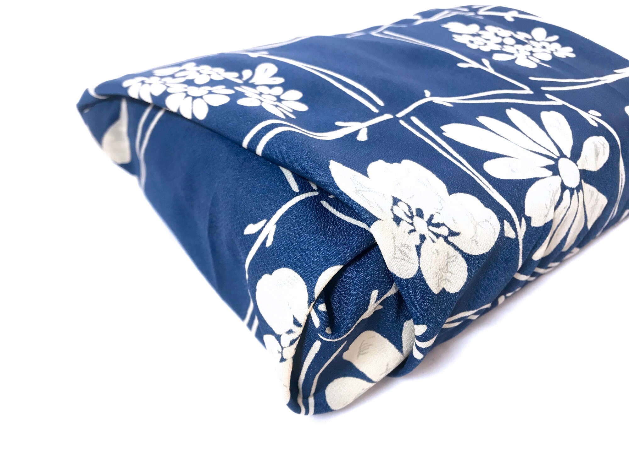 Chrysanthemum and Paulownia Japanese Vintage Furoshiki Kiku-kiri Mon ...