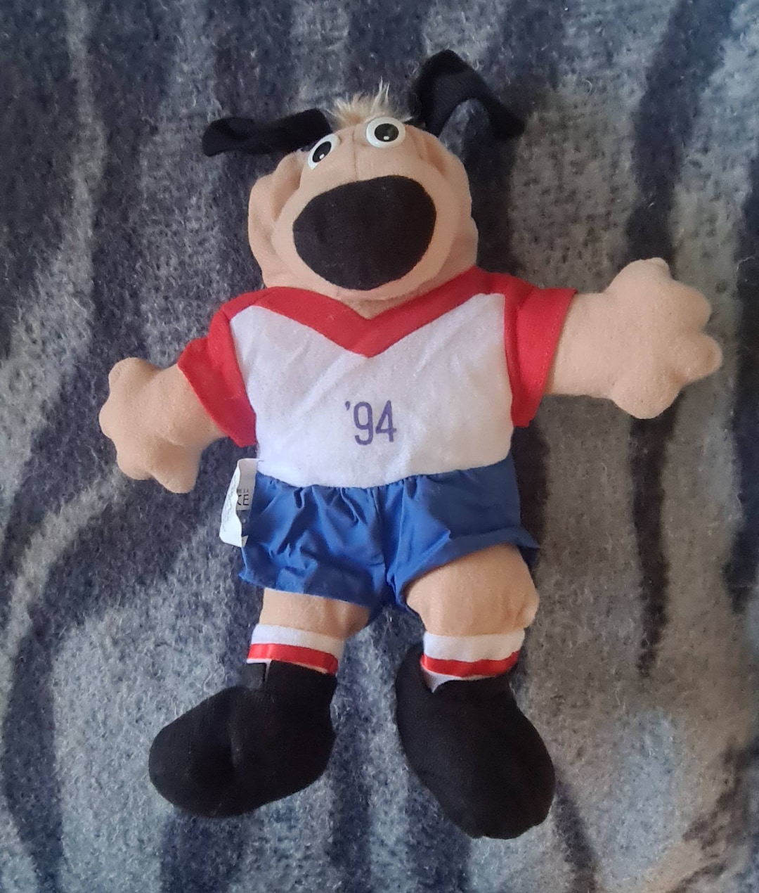 USA World Cup 1994 "striker" Mascot Soft Toy Folds Into Snickers Bar ...