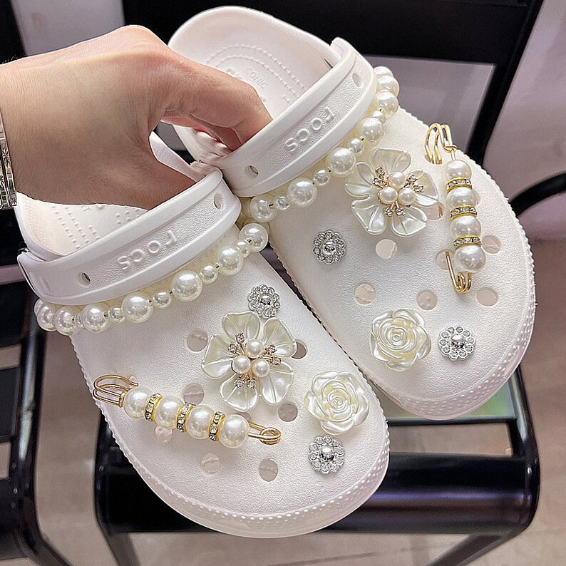 Cute Pearl Croc Charms for Girls Full Set Glitter Croc Pin Shoe Charm ...