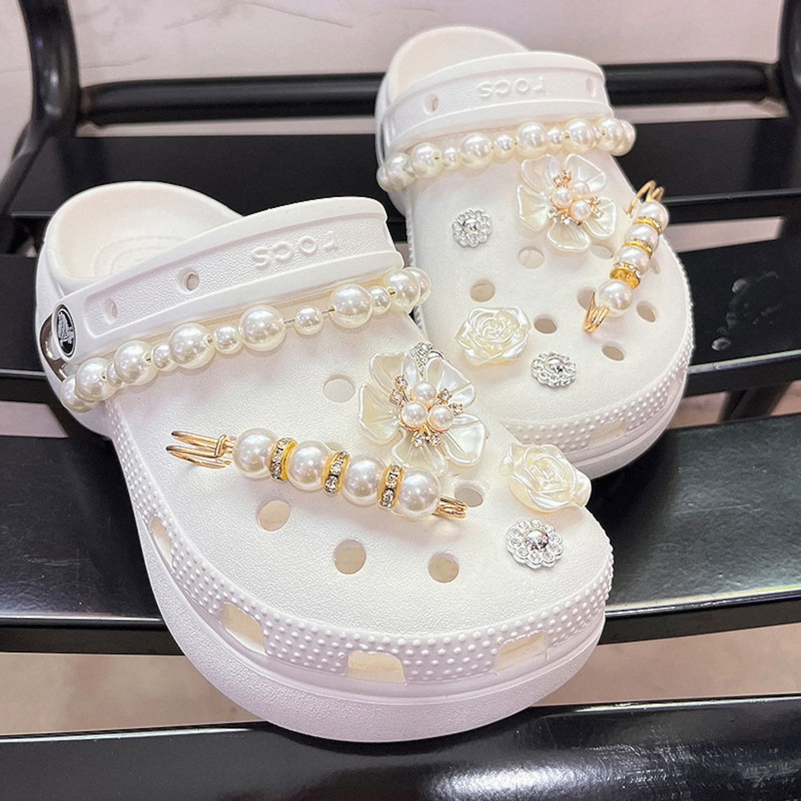 Cute Pearl Croc Charms for Girls Full Set Glitter Croc Pin Shoe Charm ...
