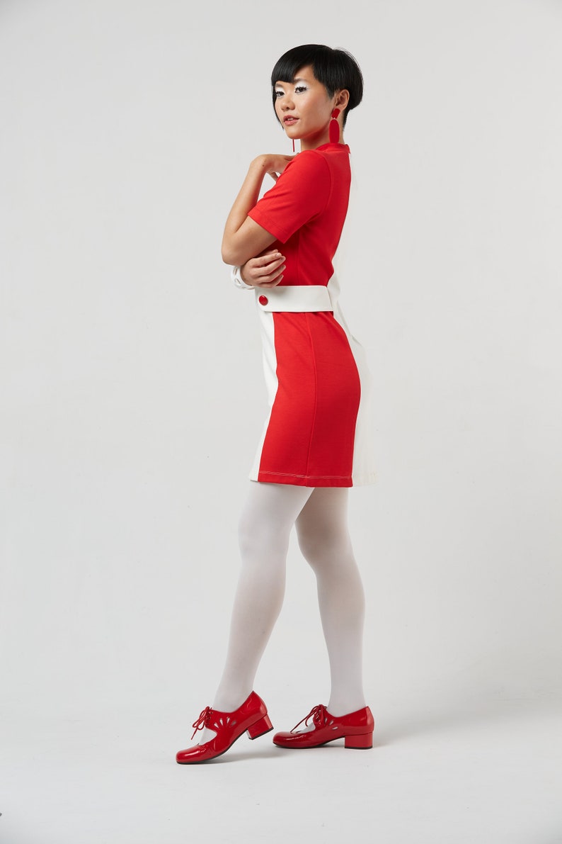 ANDRE Fall Editon 1960's Mod Space Age Inspired Red & White Short ...
