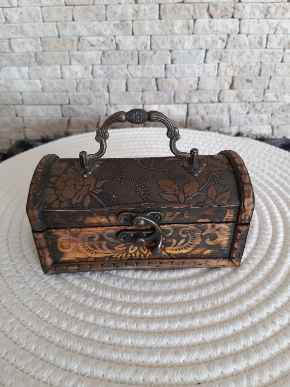 Vintage wooden chest. Brown box covered with damask. … - Gem