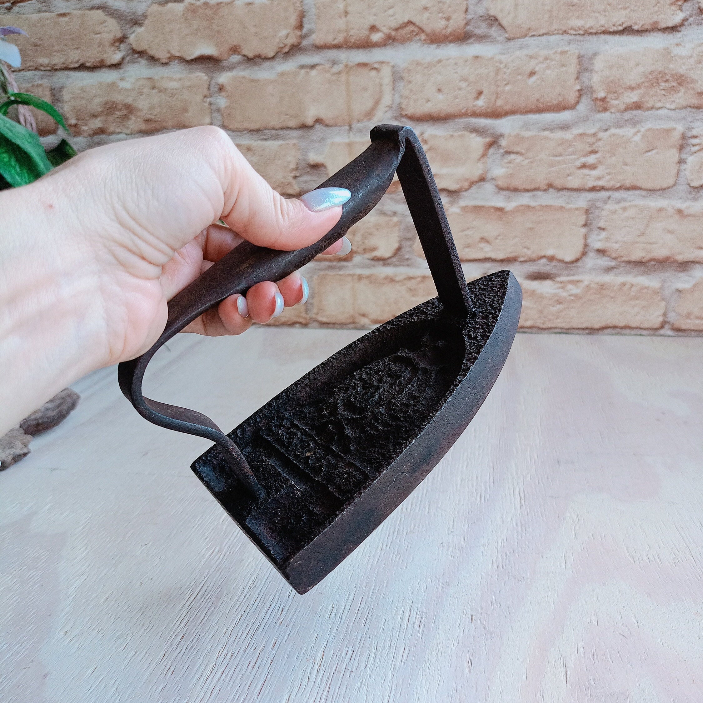 Antique French Sad Iron, Retro Rustic Decor, Sad Iron, Old Barn Iron - Etsy