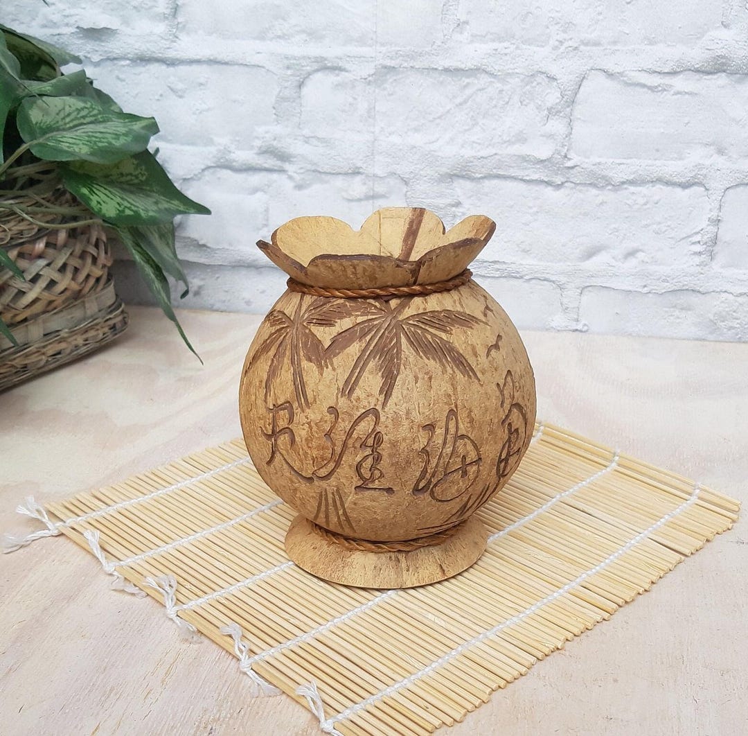 Vintage Handmade Coconut Vase, Engraved Coconut Vase, Decorative Vase ...
