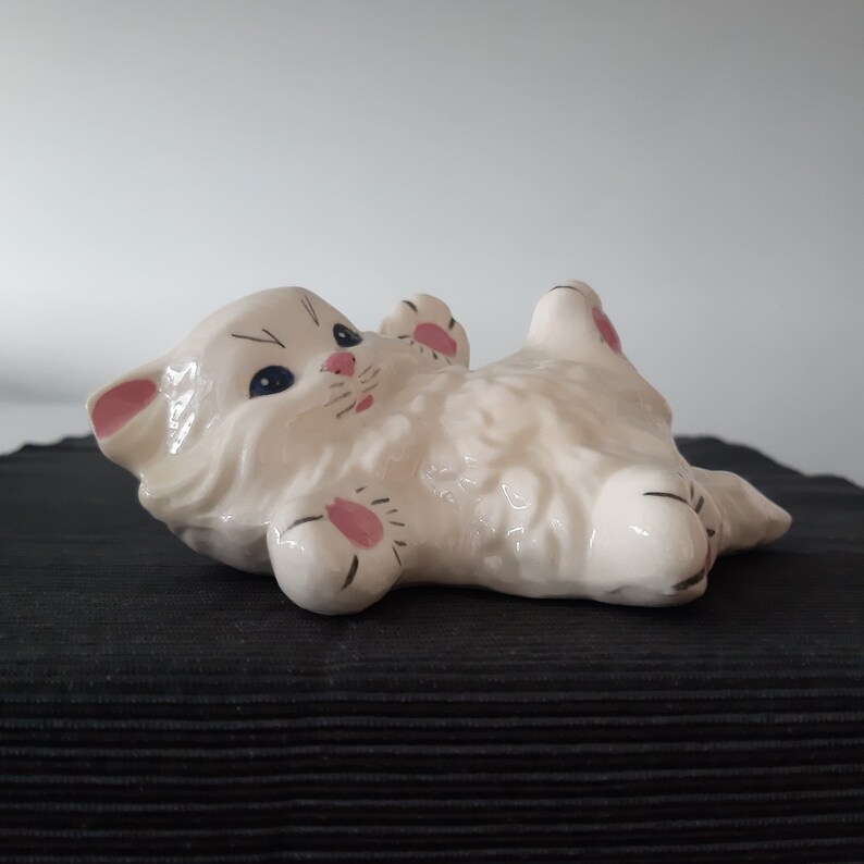 Retro Figure of a Small White Kitten, Ceramic Cat Figurine, Retro Cat ...