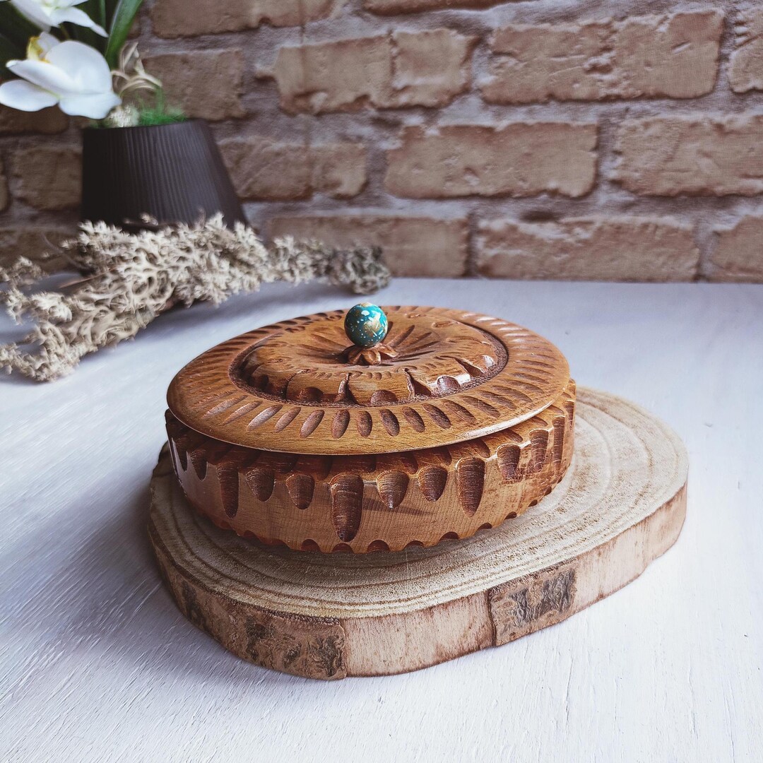 Retro Wooden Round Box, Hand Carved Box, Trinket Box, Jewelry Box ...