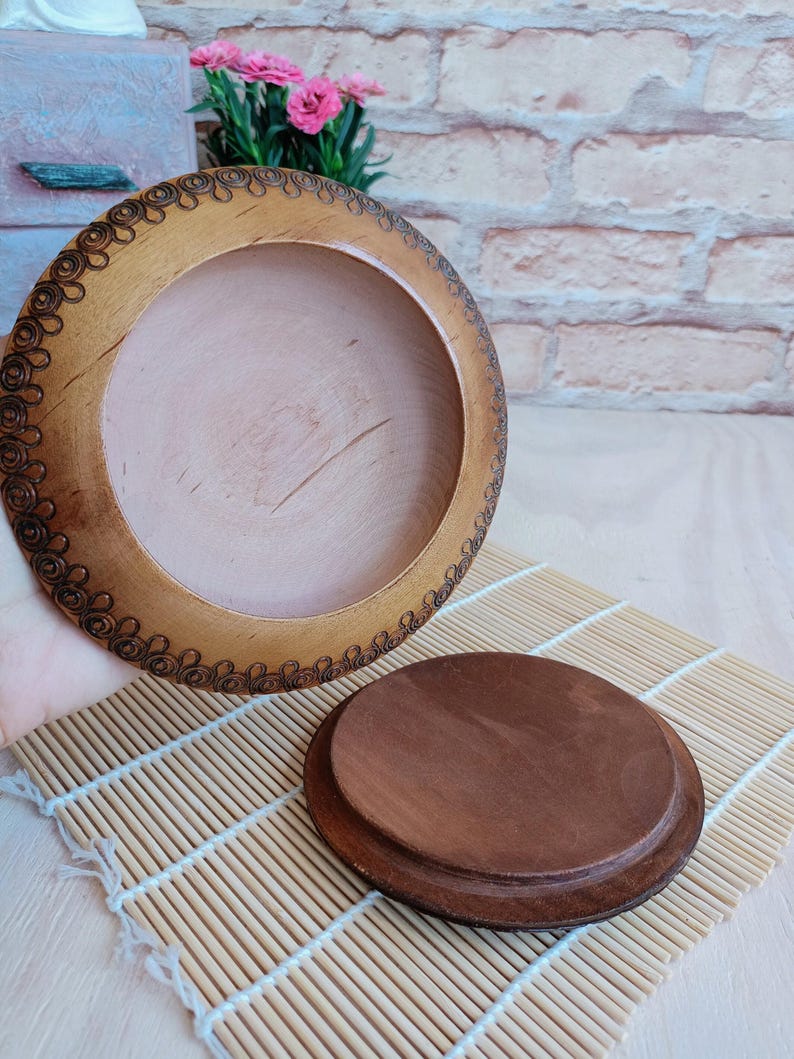 Vintage Round Wooden Pyrography Box Jewelry Storage Box. Painted Box ...