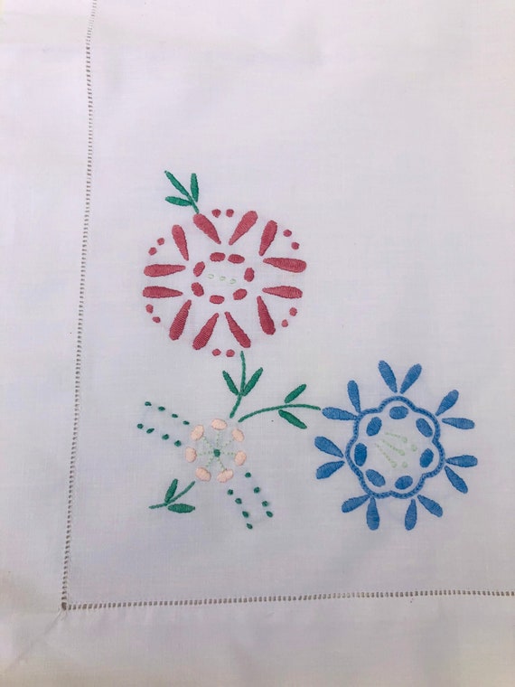 Vintage Embroidered Tray Cloth/vintage Tray Cloth/ Hand - Etsy