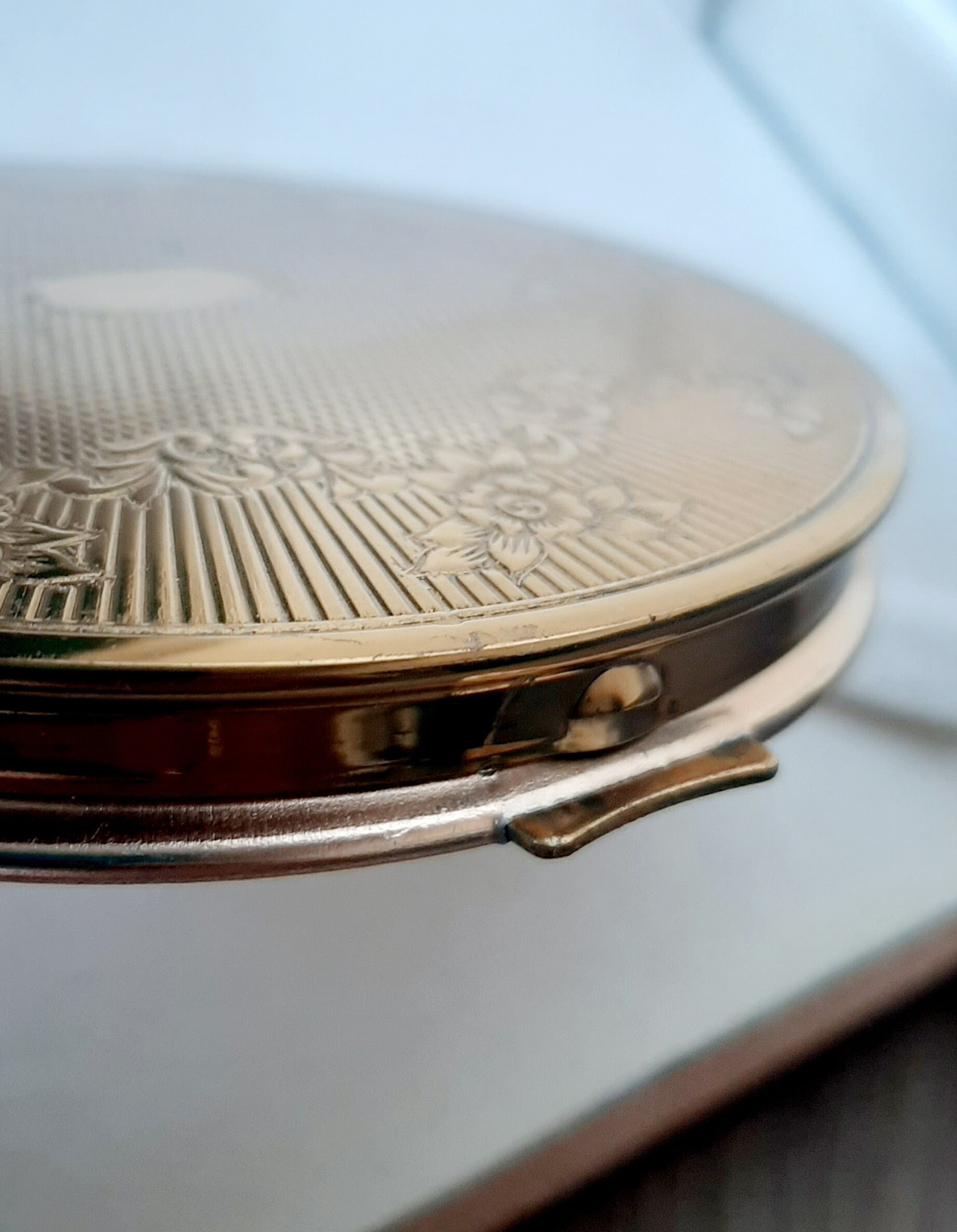 1950s MASCOT Goldtone Compact Powder Case - Etsy