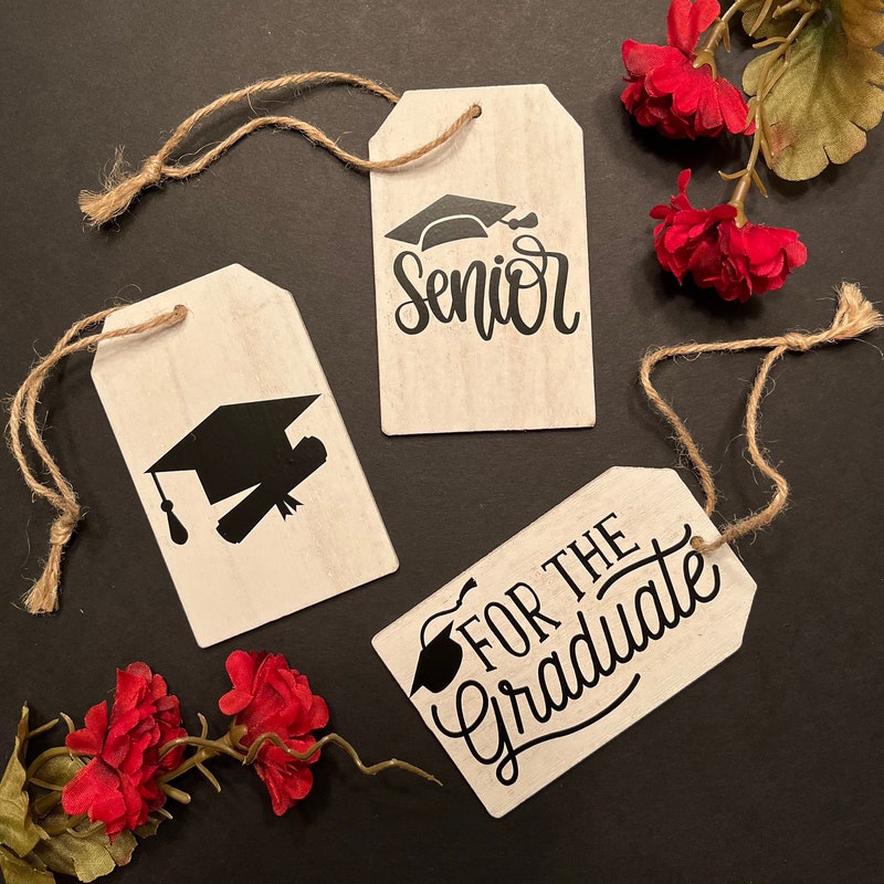 Graduation Gift Tags - 60+ Gift Ideas for 2025