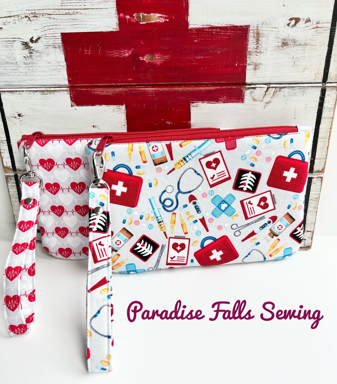 Medical First Aid Heart Nurses Doctors 3 Card Slots Zipper Pouch ...