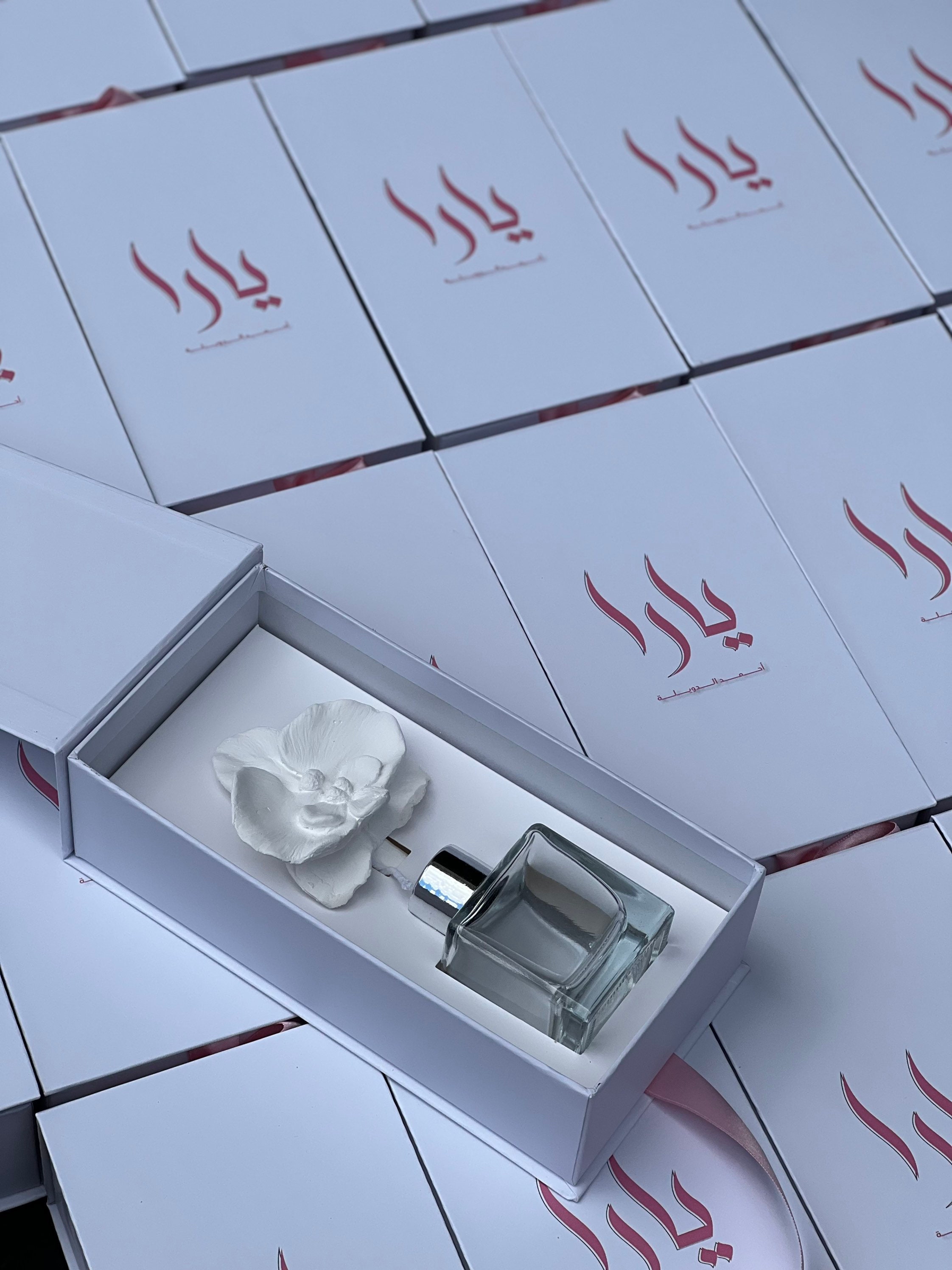 Diffuser 100cc With Flower Sticks in Personalized Design Box - Etsy