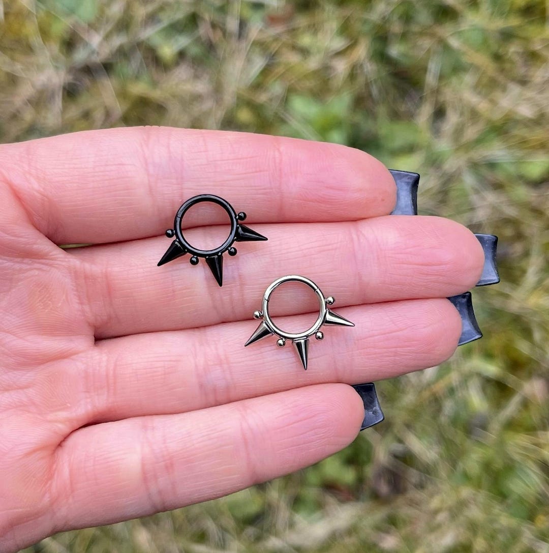 Spiky Septum Piercing, Septum Clicker Nose Ring, Titanium Septum, Black ...