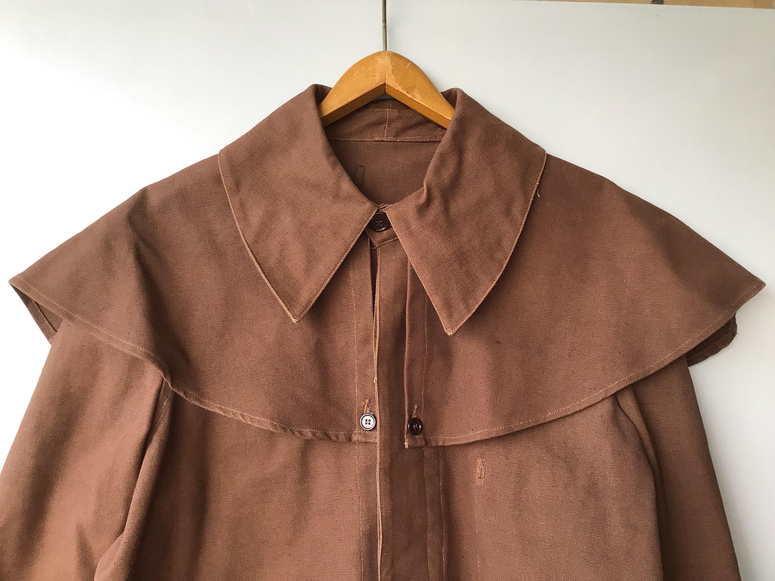 Vintage French Canvas Brown Duck Hunting Jacket, Caped Vintage French Canvas Brown Duck Hunting Jacket, Caped