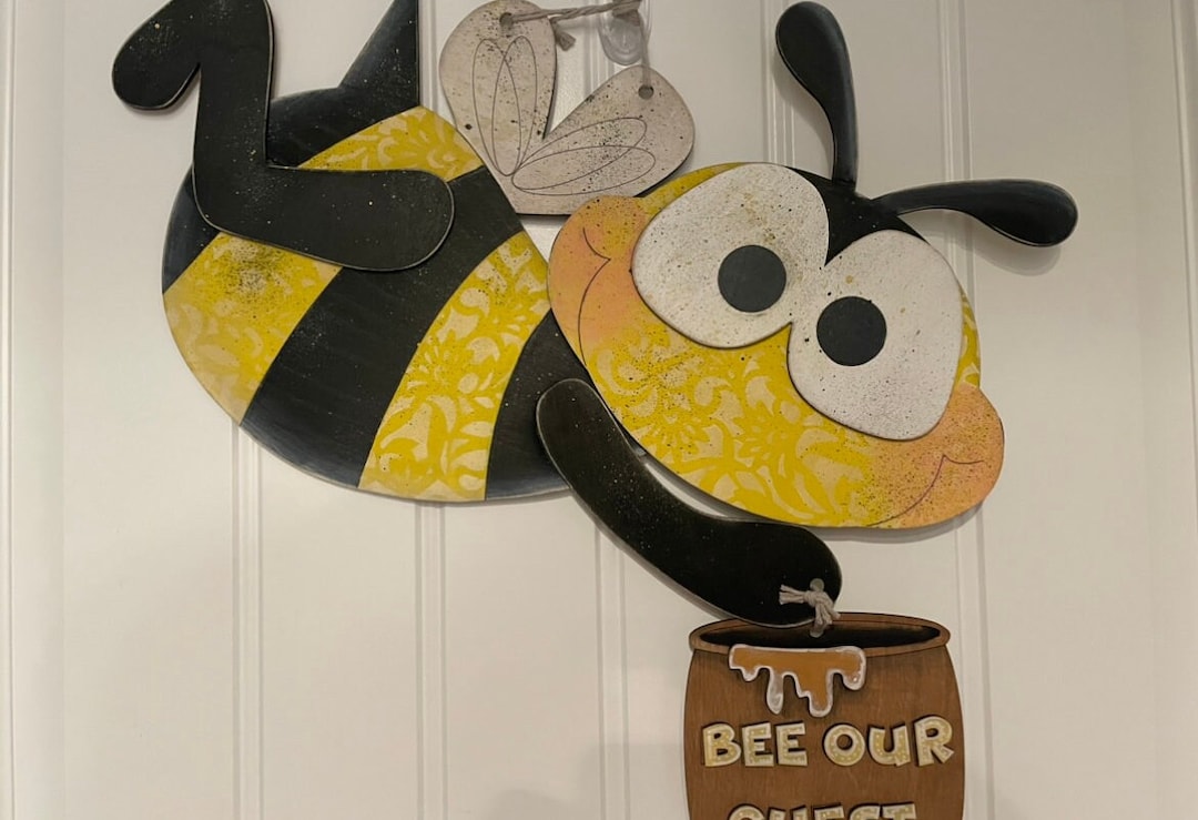 Bee Door Decor SVG, Cute Honeybee Design (digital Download) - Etsy