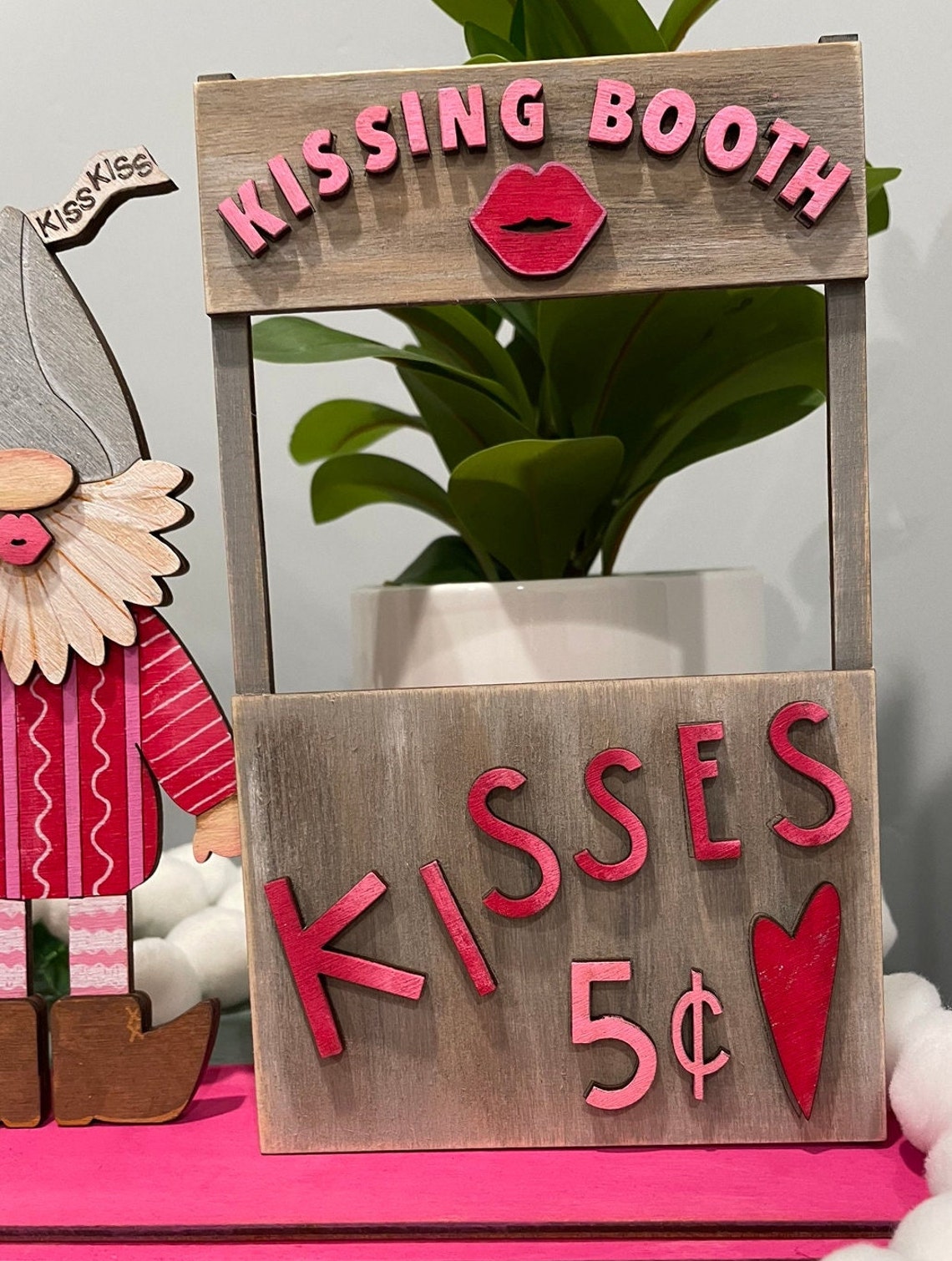 Valentine Kissing Booth SVG File, Gnome & Car Scene (digital Download ...
