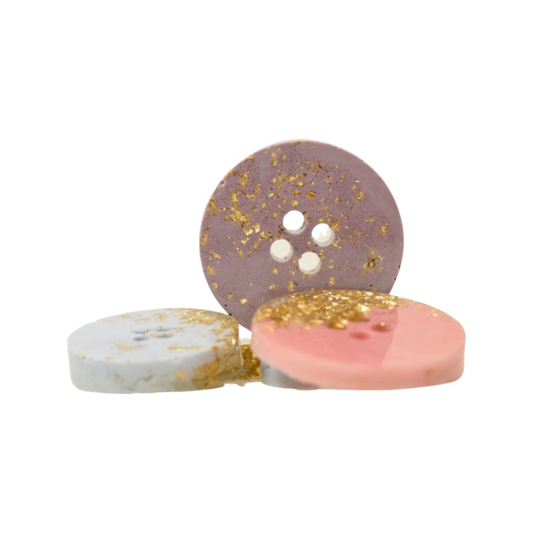 All That Glitters Handmade Resin Buttons 30mm, 25mm, 20mm and 15mm ...