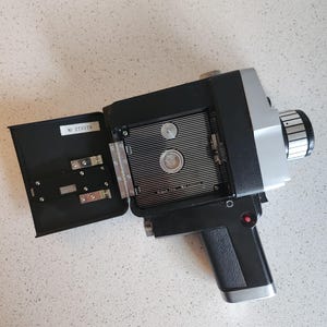Argus 804 Power Zoom Instant Load Movie Camera, Carrying Case ...