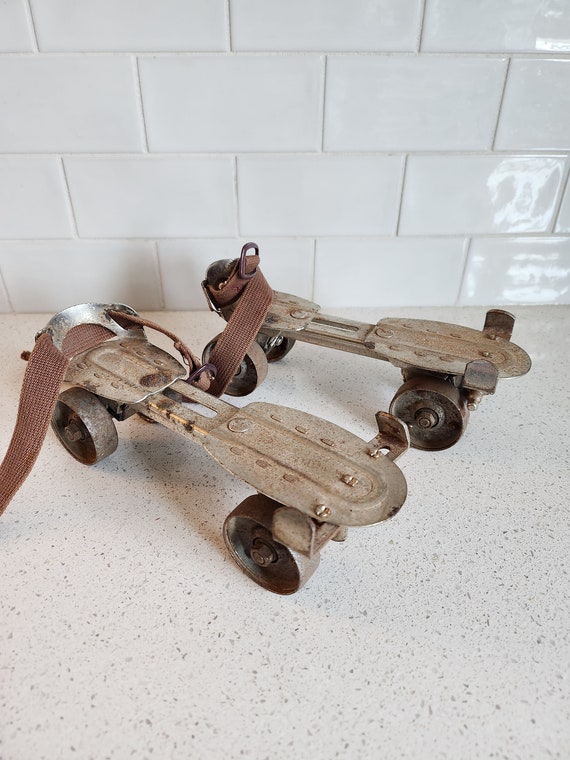 Vintage strap on roller skates, Chicago Skate Co., me… - Gem