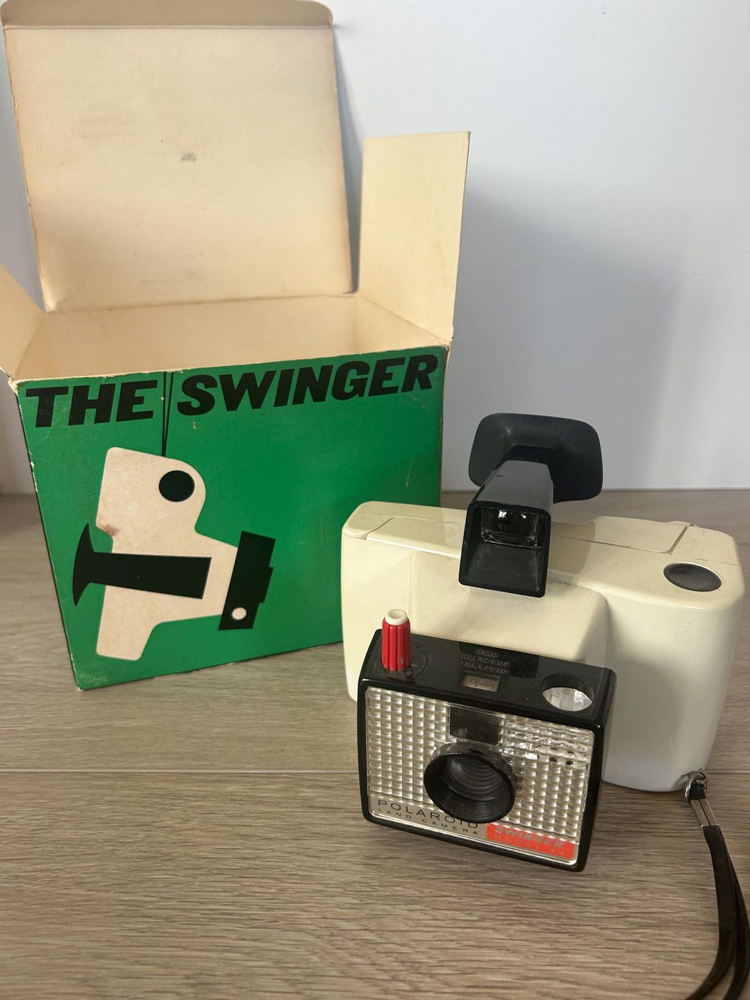 Polaroid Land Camera Model 20 “the Swinger”, Late 1960s, Original Box ...