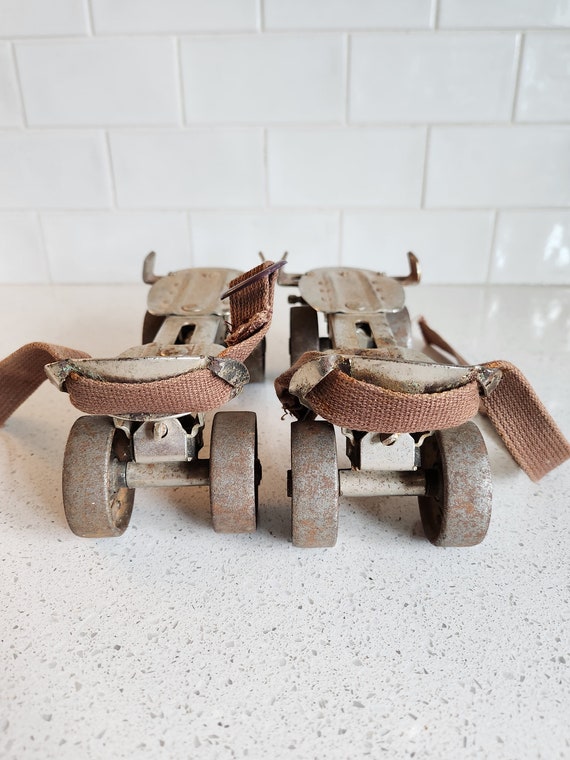 Vintage strap on roller skates, Chicago Skate Co., me… - Gem