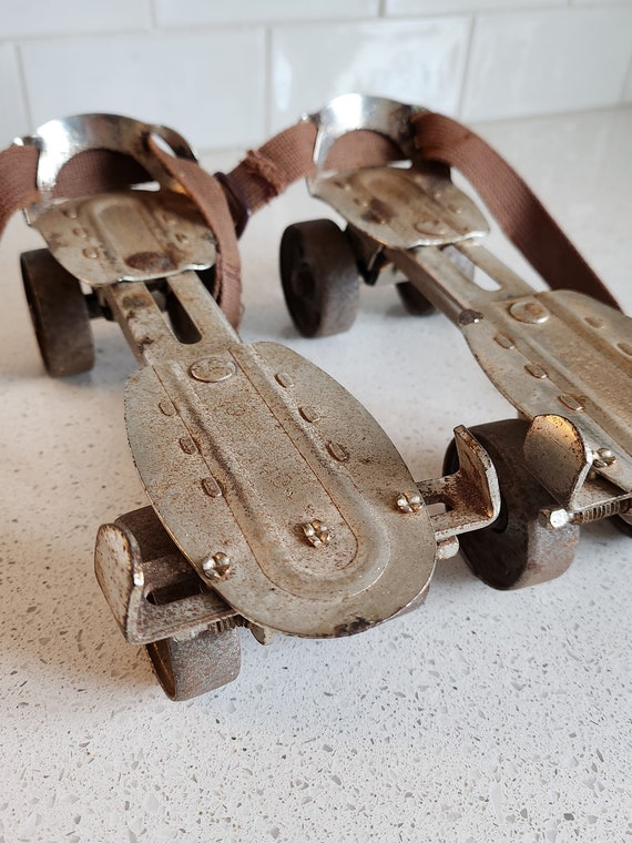 Vintage strap on roller skates, Chicago Skate Co., me… - Gem