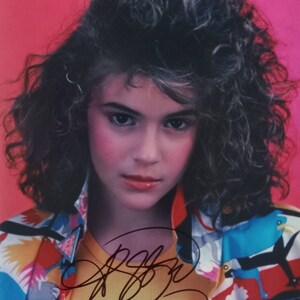 Alyssa Milano Signed 8x10 Photo - Authentic Autograph W/ A1COA - Etsy