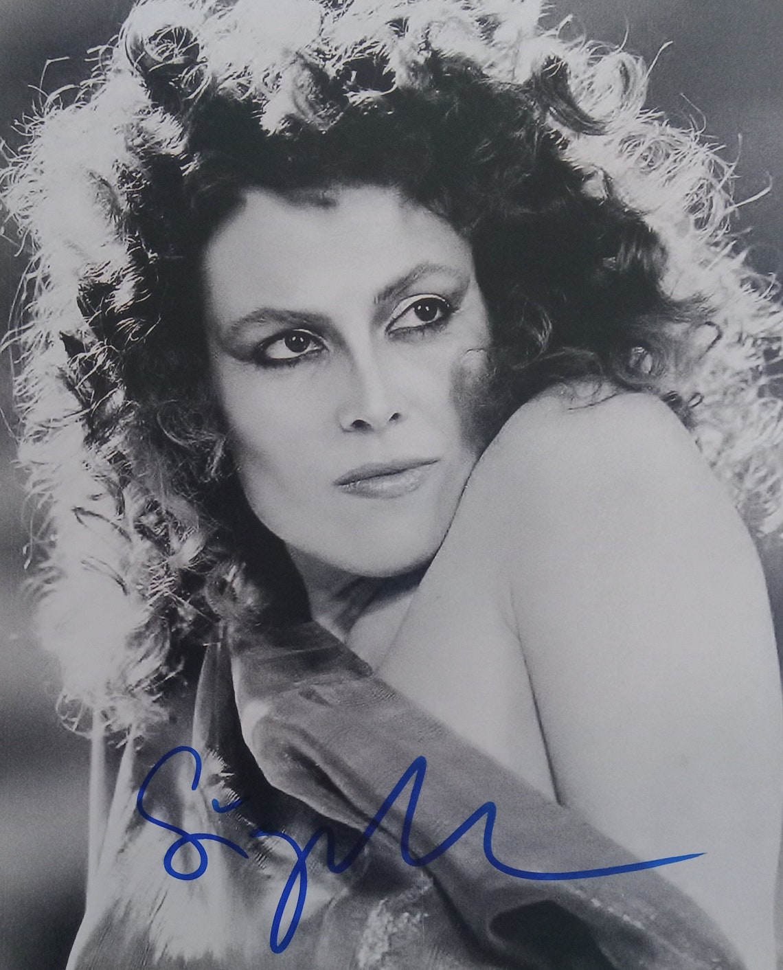 Sigourney Weaver Signed 8x10 Photo Authentic Autograph W/ A1COA - Etsy