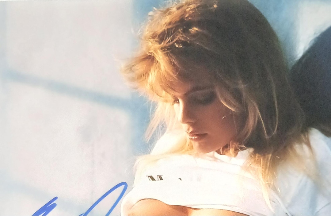 Erika Eleniak Signed 8x10 Photo Authentic Autograph W/ A1COA - Etsy Canada