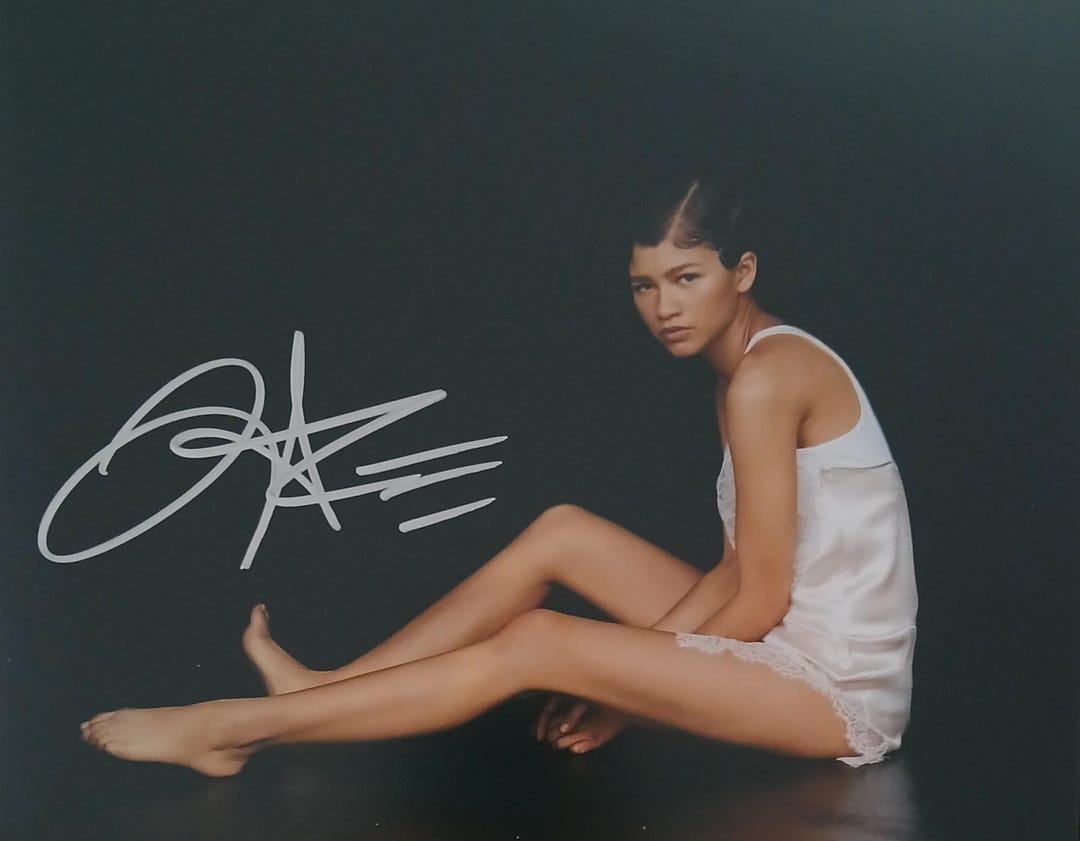 Zendaya Coleman Signed 8x10 Photo - Authentic Autograph W/ A1COA - Etsy