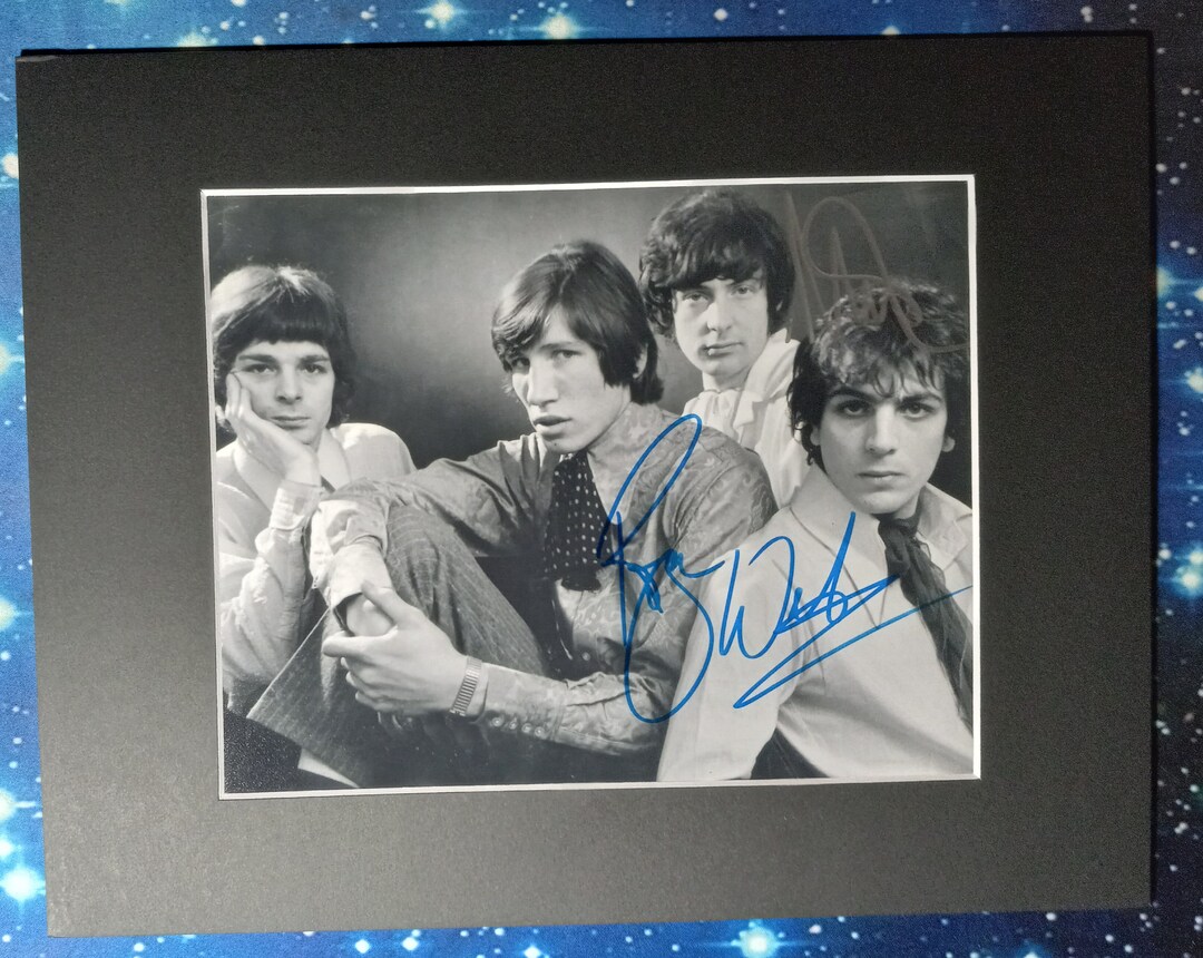 Roger Waters 8x10 Authentic Signed Photo With an 11x14 Frame Ready ...