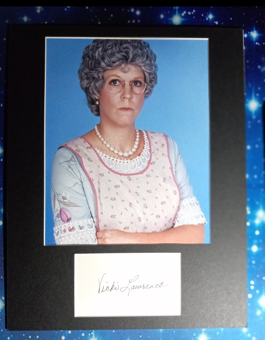 Vicki Lawrence Authentic Signed Cut With an 8x10 Photo in A 11x14 Frame ...