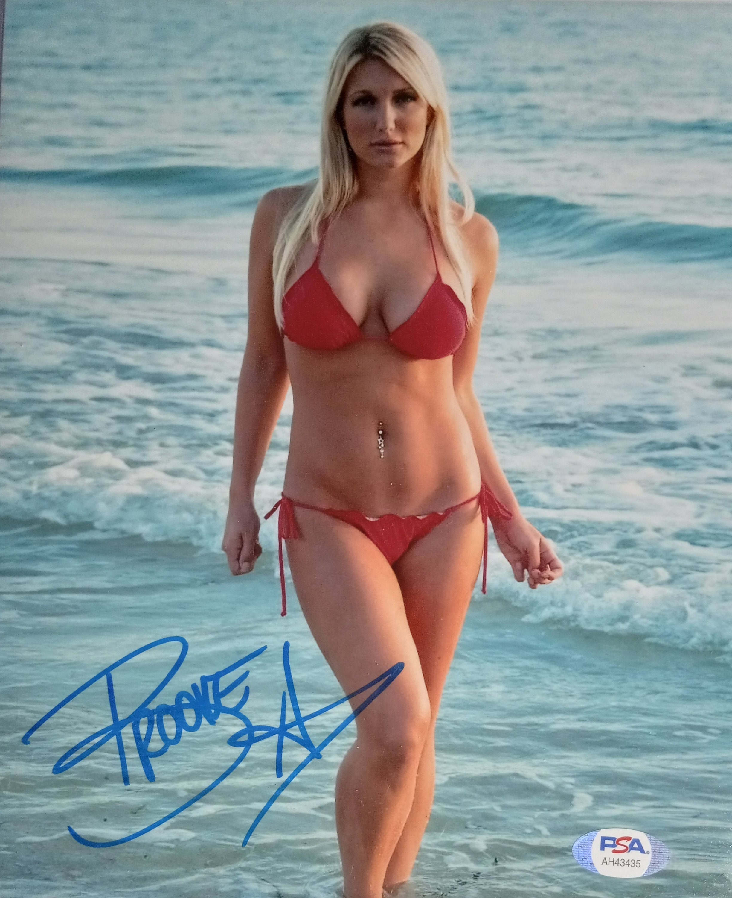 Doris Morgado Bikini