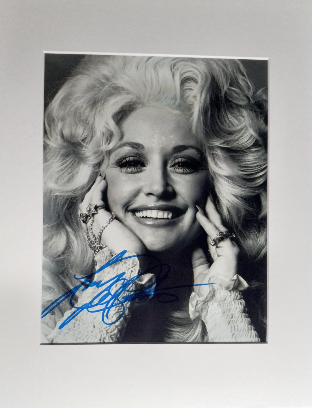Dolly Parton Authentic Signed 8x10 Photo With an 11x14 Frame Ready ...