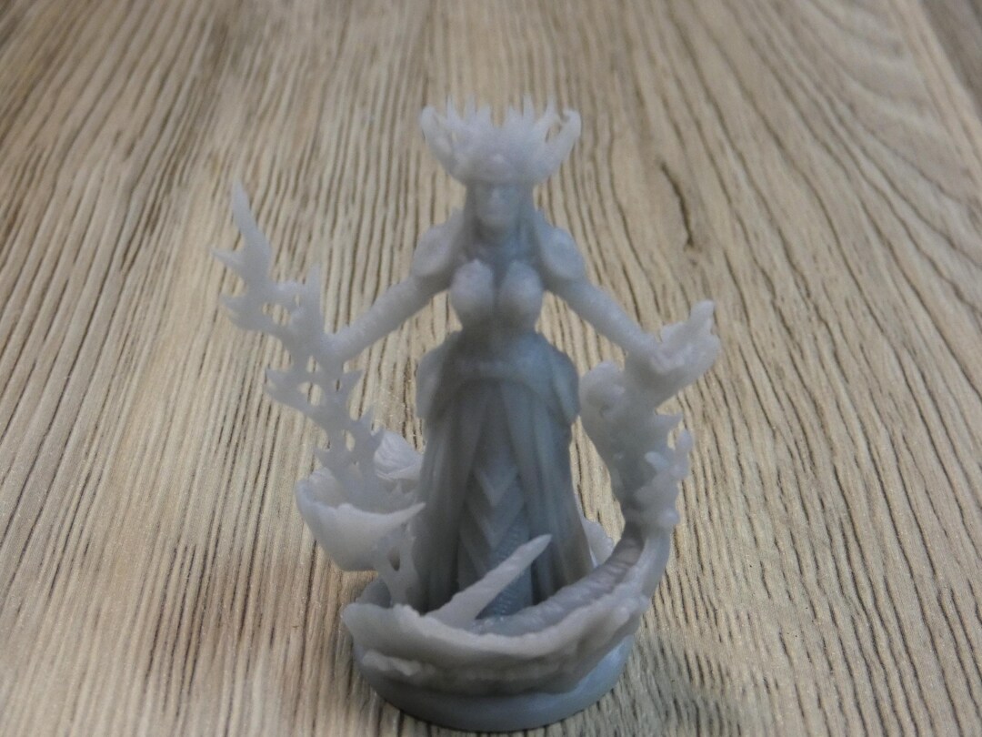 Blood Queen RPG Model W/ Base | 32mm Scale | D&D Tabletop Miniature ...