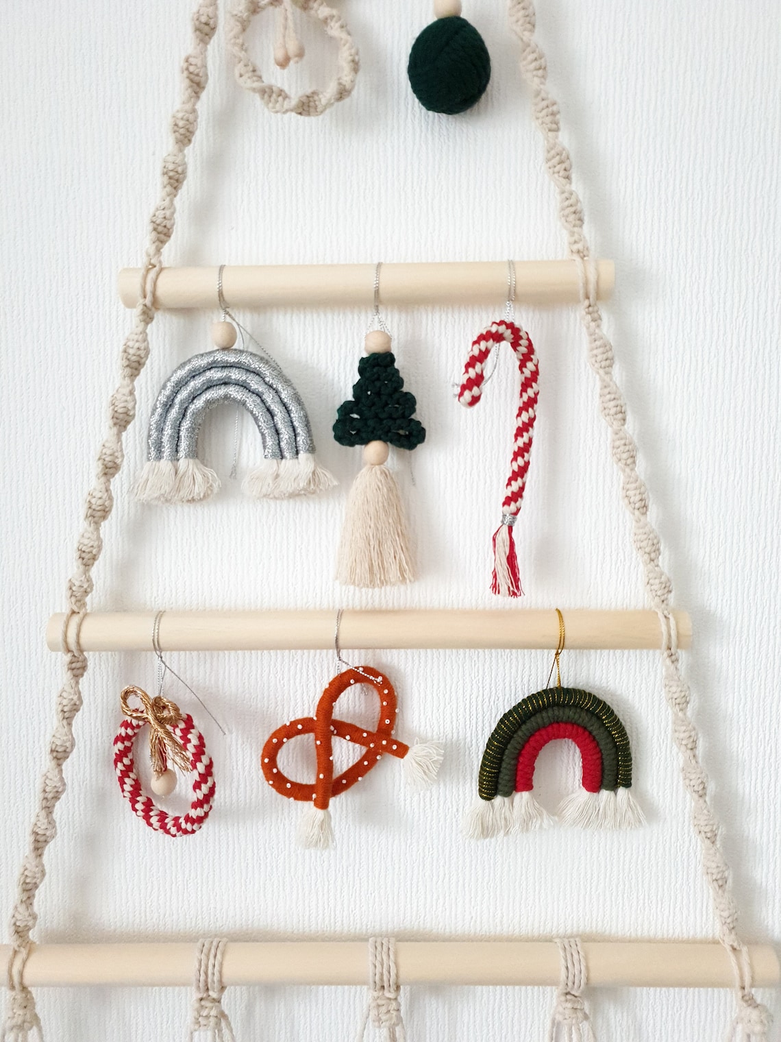 Large Macrame Christmas Tree With Festive Ornaments - Etsy