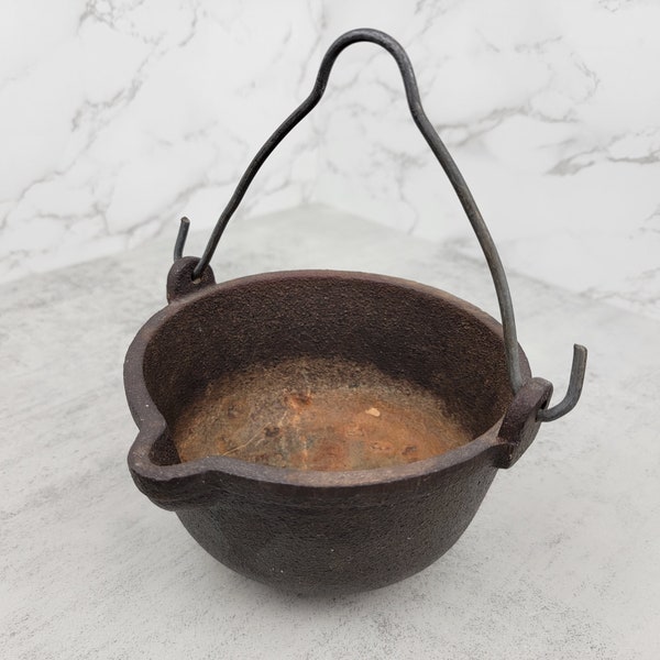 Antique Cast Iron Pot - Etsy