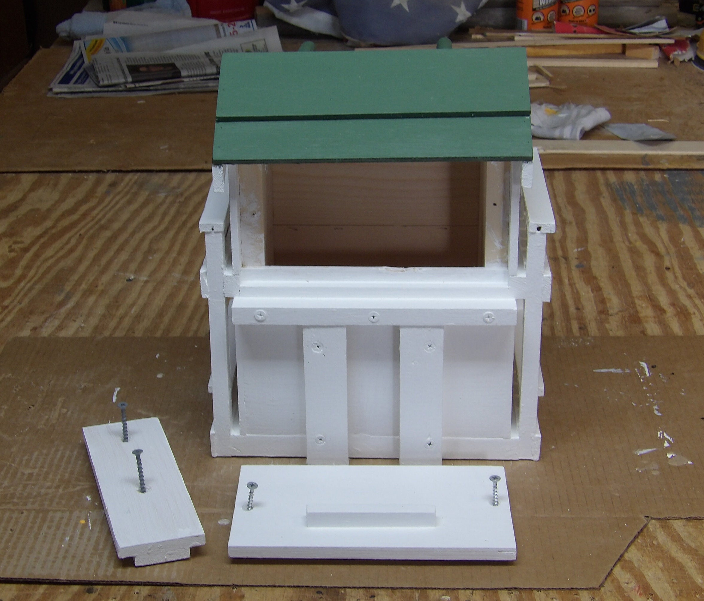 Decorative Country Cottage Birdhouse: Easy Clean With Mounting Bracket ...